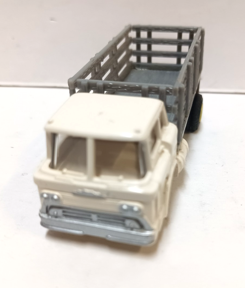 Aurora T-Jet Stake Truck White with Gray Bed #1363 Body Only | eBay