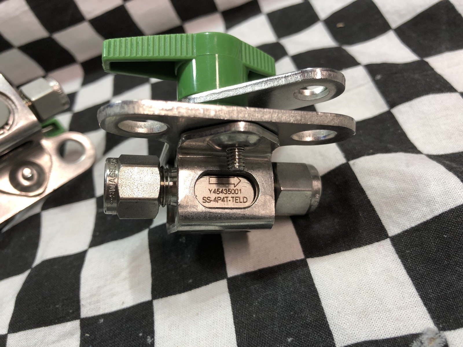 LOT OF 2, Swagelok Instrument Plug Valves SS-4P4T-TELD, SHIPSAMEDY BOX ...