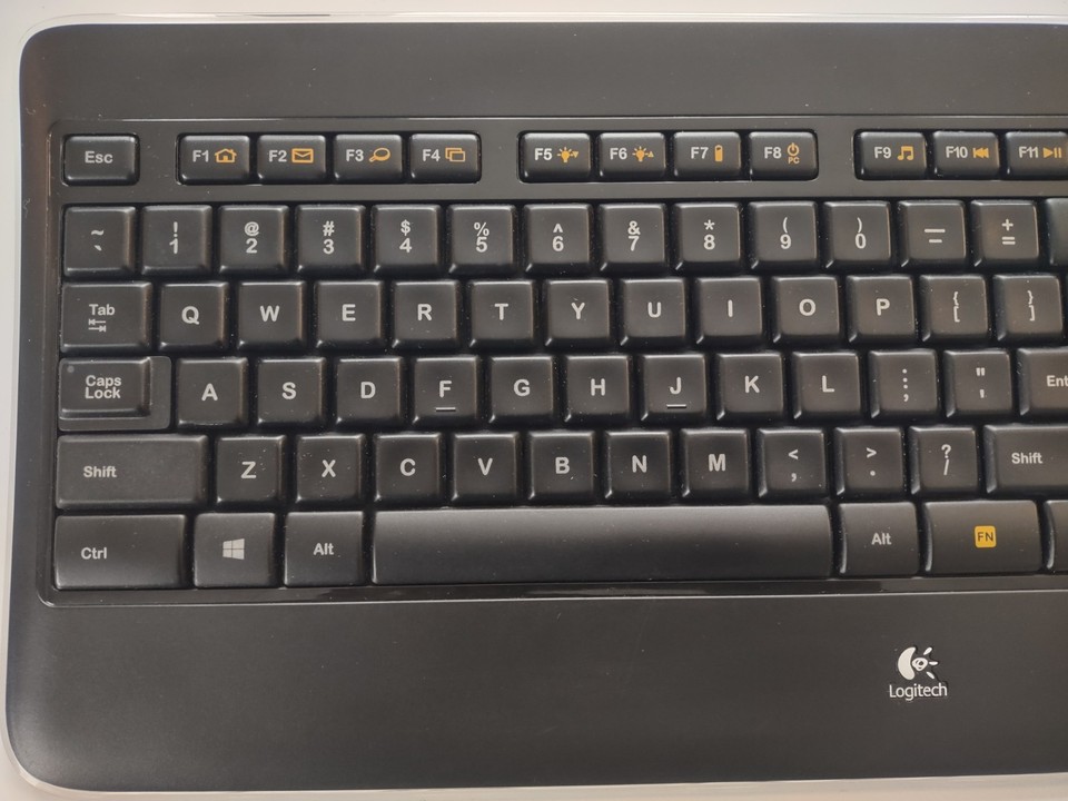 Logitech Performance MX Mouse & K800 Backlighted Keyboard. 1 Receiver ...
