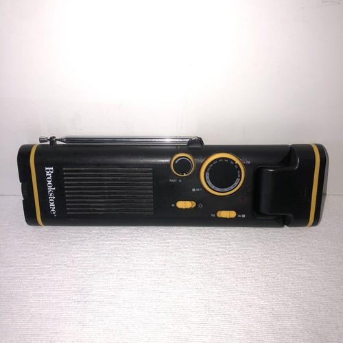 Brookstone Battery-Powered AM/FM Radio and Flashlight | eBay