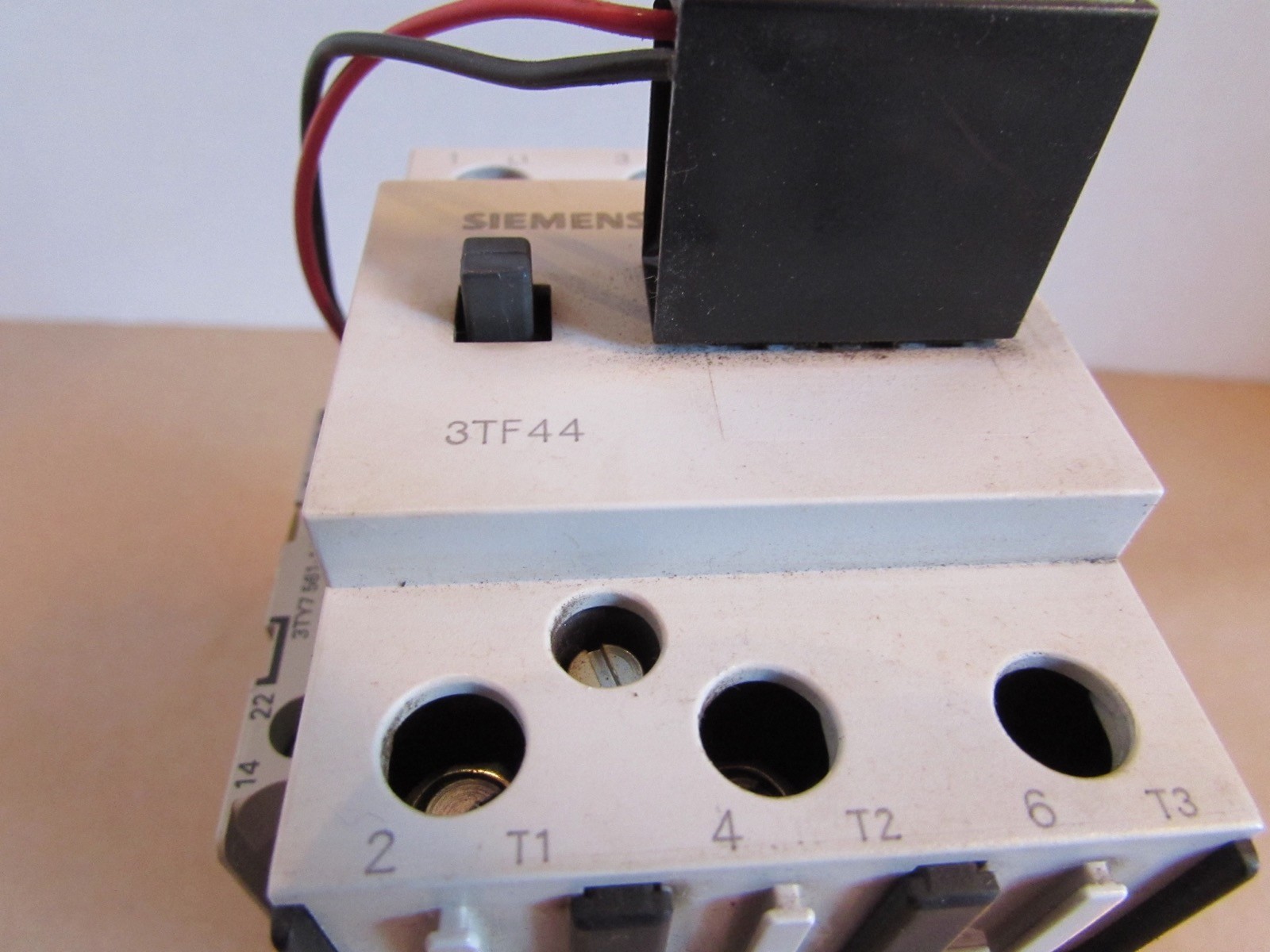 Siemens 3TF44 Magnetic Contactor 3 Pole Made in Germany 230VDC 24VDC 32 ...
