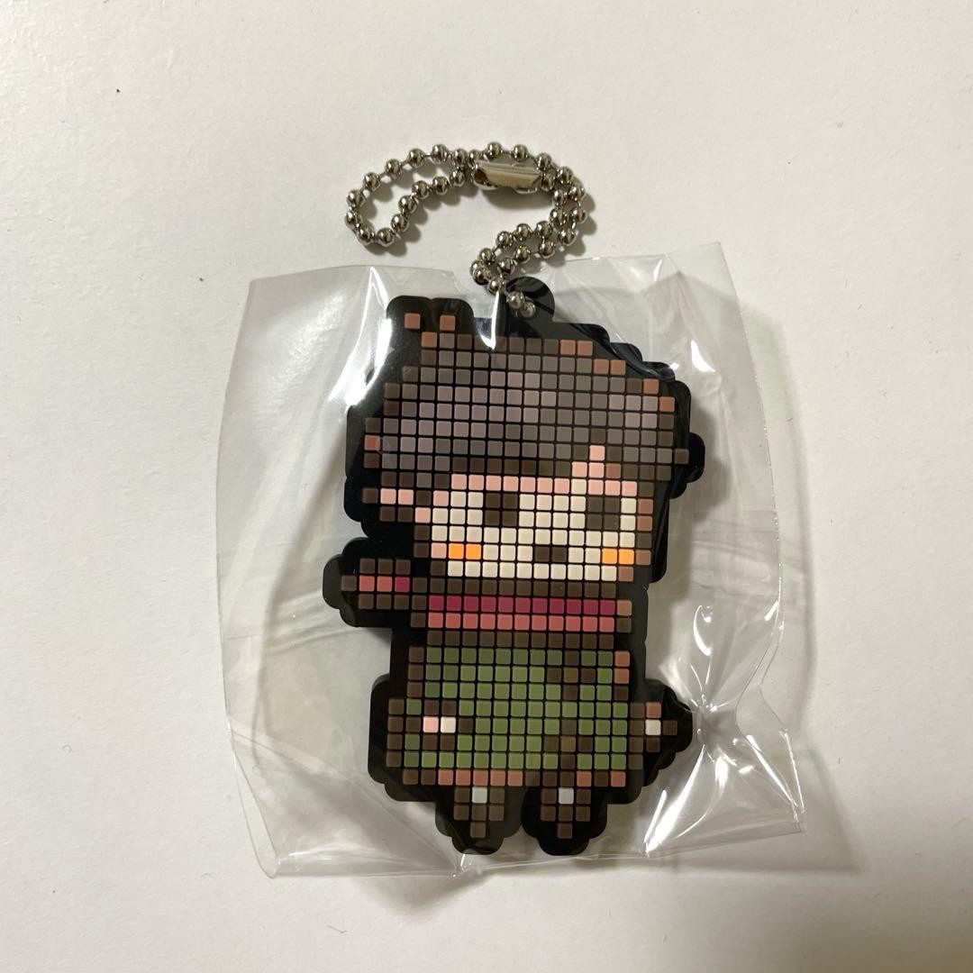 Us a Different Winter Dot Rubber KeychaChiBKi DD | eBay