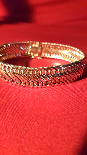 14kt solid gold bracelet - 7 1/2 in long, 1/2 in wide 10 grams - slight ...