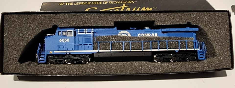 Bachmann Spectrum HO GE DASH 8-40CW Wide Cab DIESEL Conrail #6058 | eBay