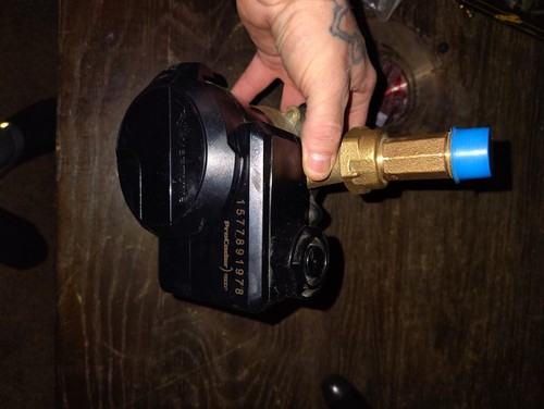 Neptune 5/8x 3/4 T-10 LP Water Meter with r900 v4 US Gallon Register ...