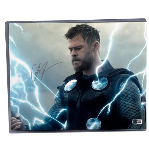 Chris Hemsworth Signed Thor 11x14 Photo Marvel Avengers Comic Autograph ...