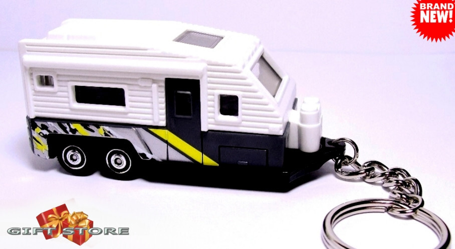 🎁⛺🌲VERY RARE NICE GIFT 🆕 KEYCHAIN CAMPER ⛺🌲 TRAILER CARAVAN 💕MOTORHOME ...