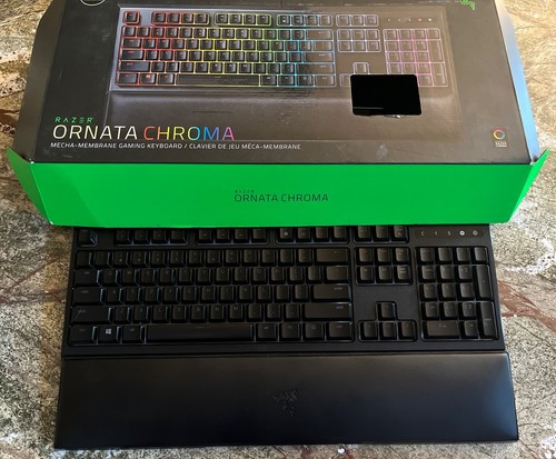 Razer Ornata Chroma Wired Gaming Mecha-Membrane Keyboard RZ03-0204 ...
