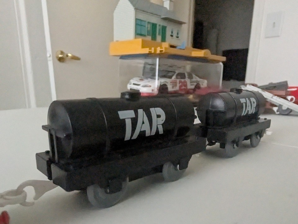 Thomas And Friends Tomy Trackmaster NEVILLE With Tar Tankers | eBay