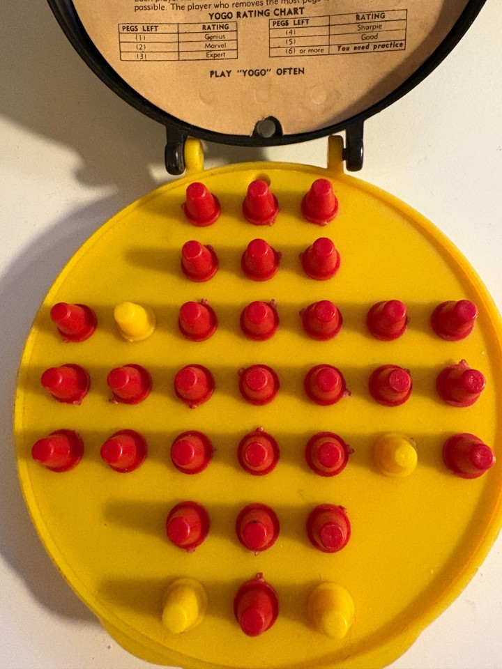 Vintage 1950’s YOGO Jump A Peg Game Strategy Pocket Puzzle Toy COMPLETE ...