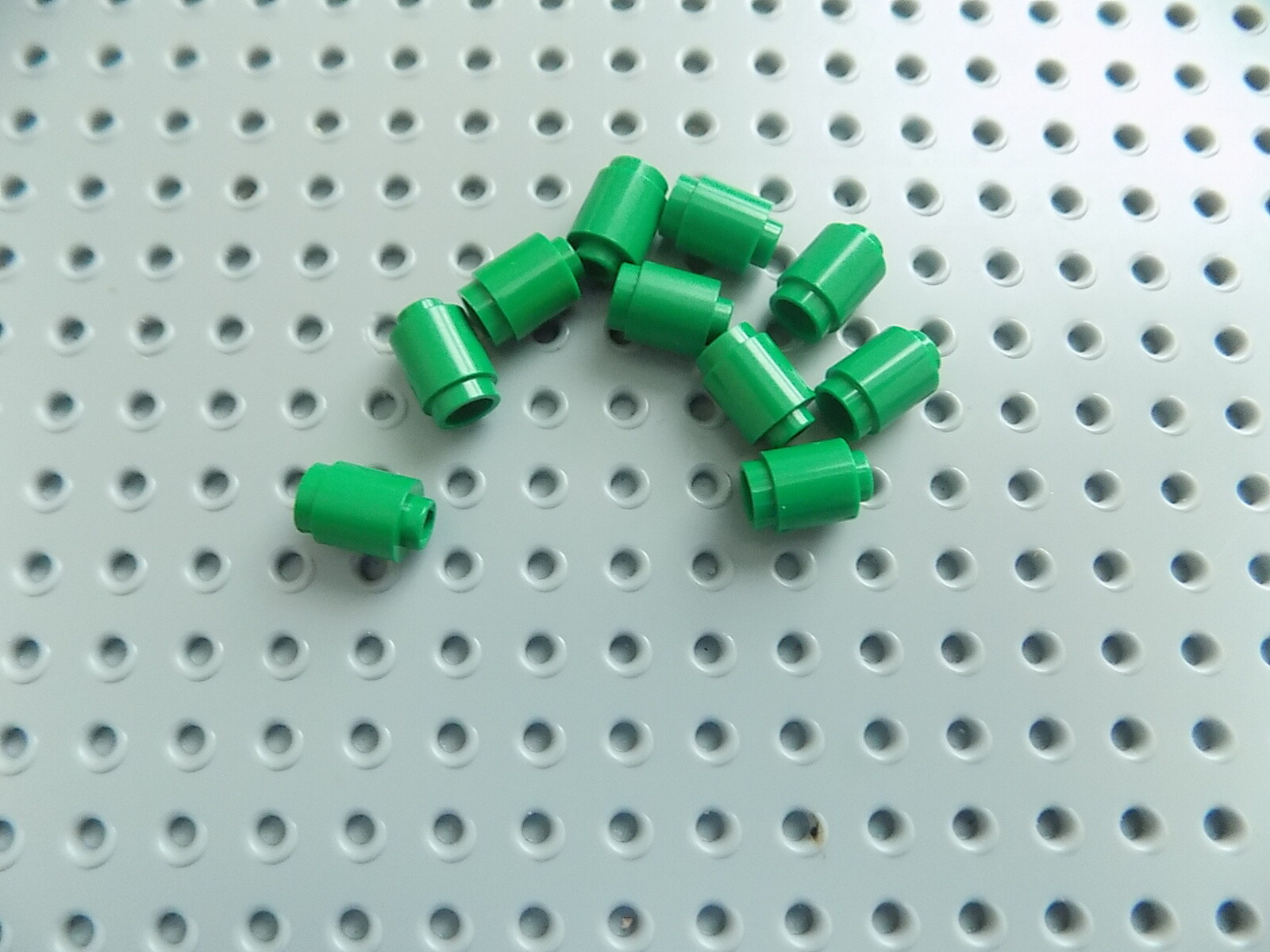 LEGO lot of 10 1x1 Round Bricks Brick Cones Tubes 3062b pick your color ...