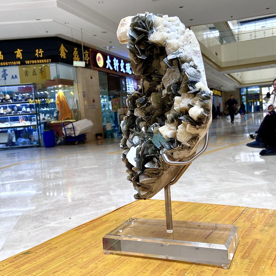 14.19LB Fluorescent pink coin calcite, Fujian, China +Base | eBay