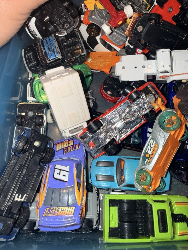 Mixed Toy Car Lot Matchbox Cars Trucks Bikes Hot wheels Mattel Fast ...