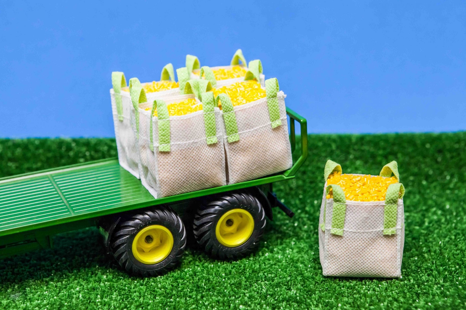 Silo Big Bags Set of 2 - Toy - Kids Globe V050036 Farm Maize NEW | eBay