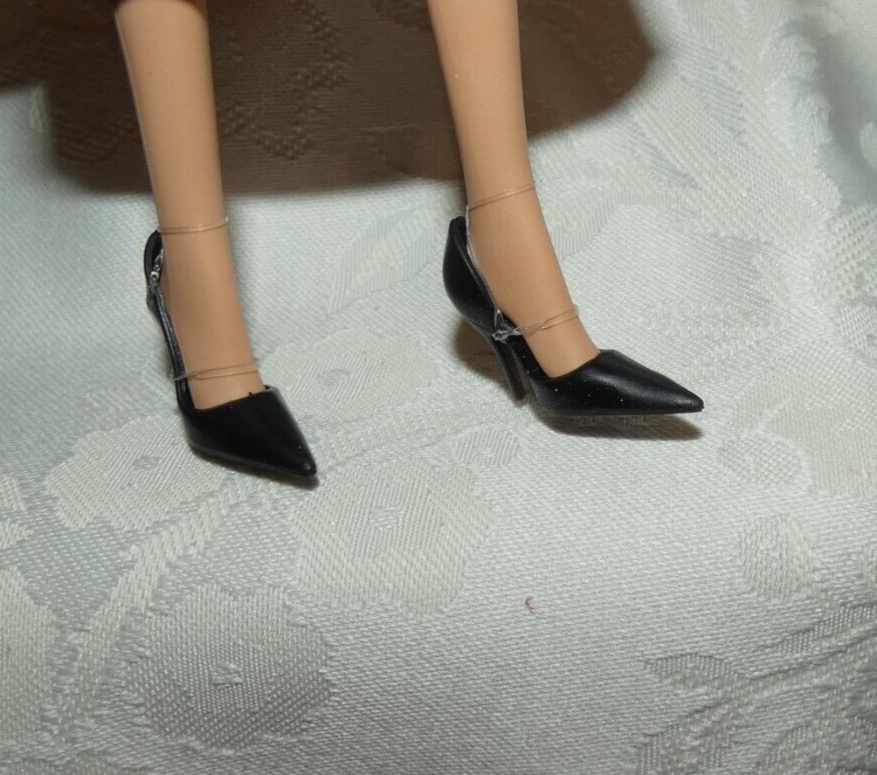 BARBIE SHOES - ISABEL ALLENDE BLACK POINTED TOE PUMPS 4 DOLL FITS MODEL ...