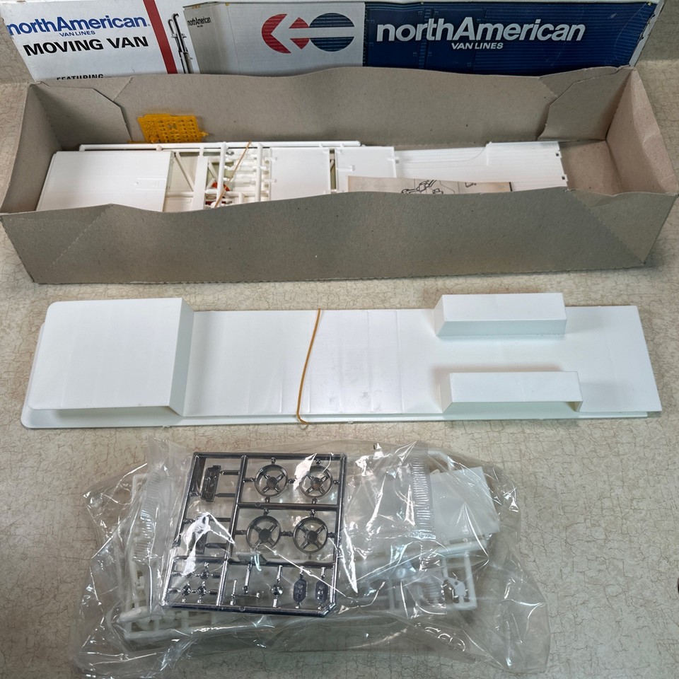 Vintage AMT North American Van Lines Moving Van Trailer 1/25 Open ...