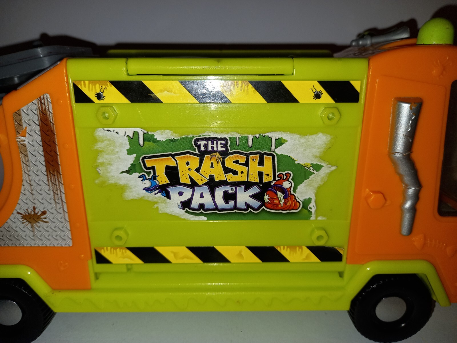 The Trash Pack Garbage Truck Plus 24 Trashies & 2 Bins | eBay