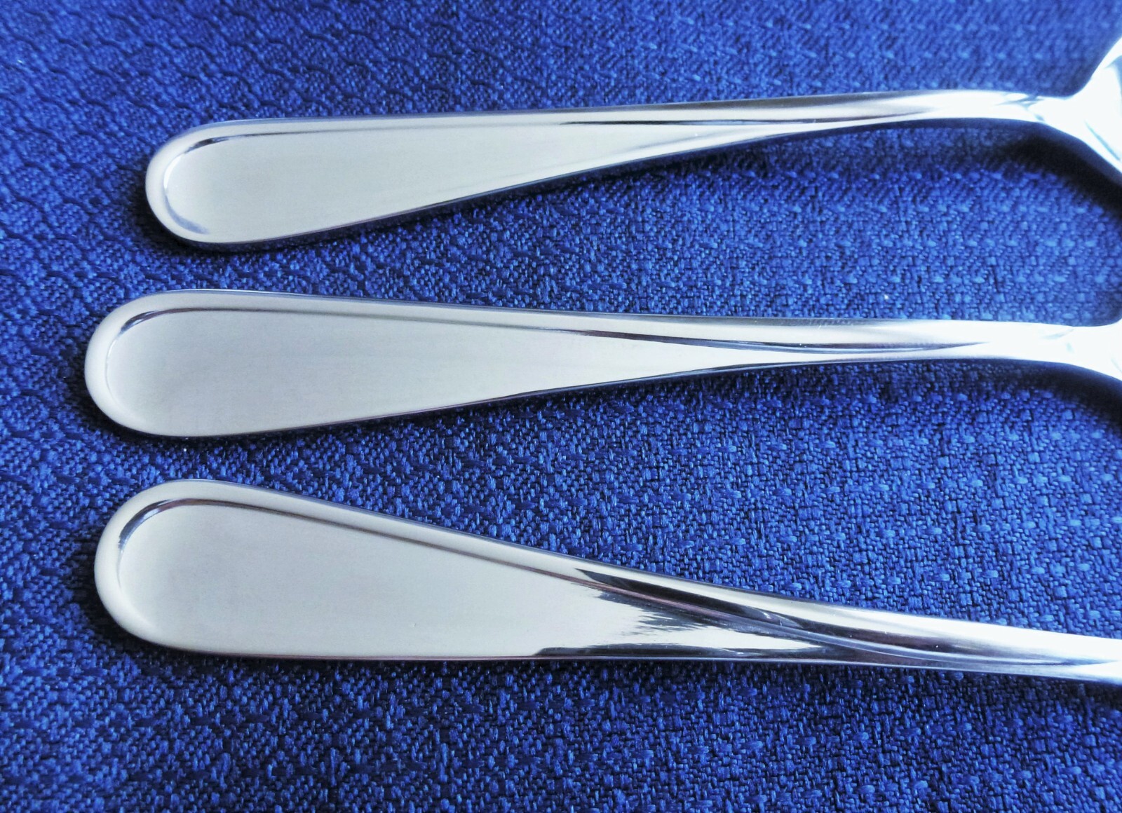 New Oneida SOAR Glossy Set of 6 Oval Soup Spoons Stainless Flatware (7 ...
