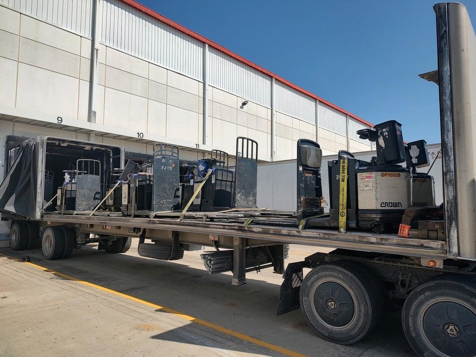 Crown Walkie Rider Electric Pallet Jacks - 6,000-8,000 lbs, 24V, 750 AH ...