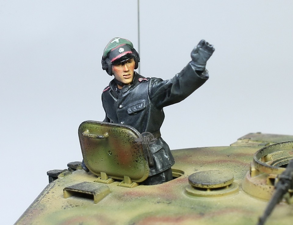 PreSale German SS Panzer Commander (02 Figures) WW2 1:35 Pro Built ...