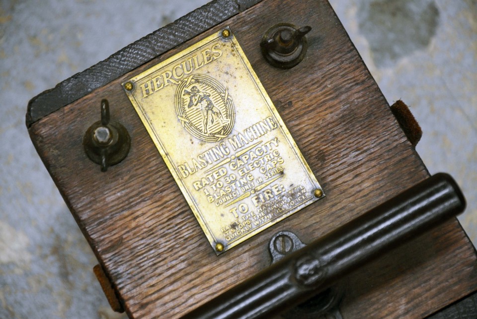 Antique Hercules Blasting Machine Vintage Dynamite TNT Mining Detonator ...
