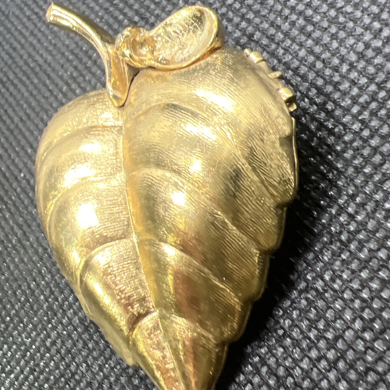 Vintage Avon Perfume Brooch Elusive - Gem