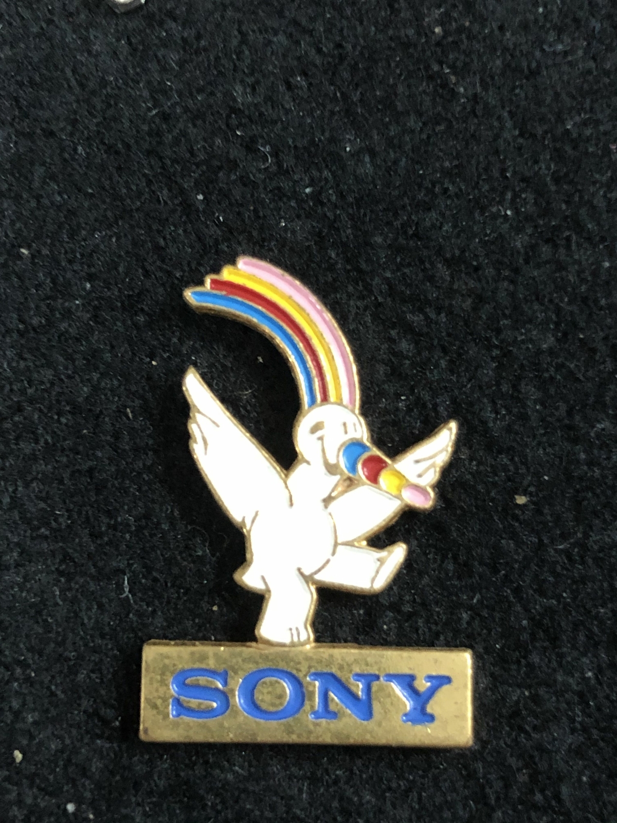 PIN SPONSOR SONY MASCOT COLOR | eBay