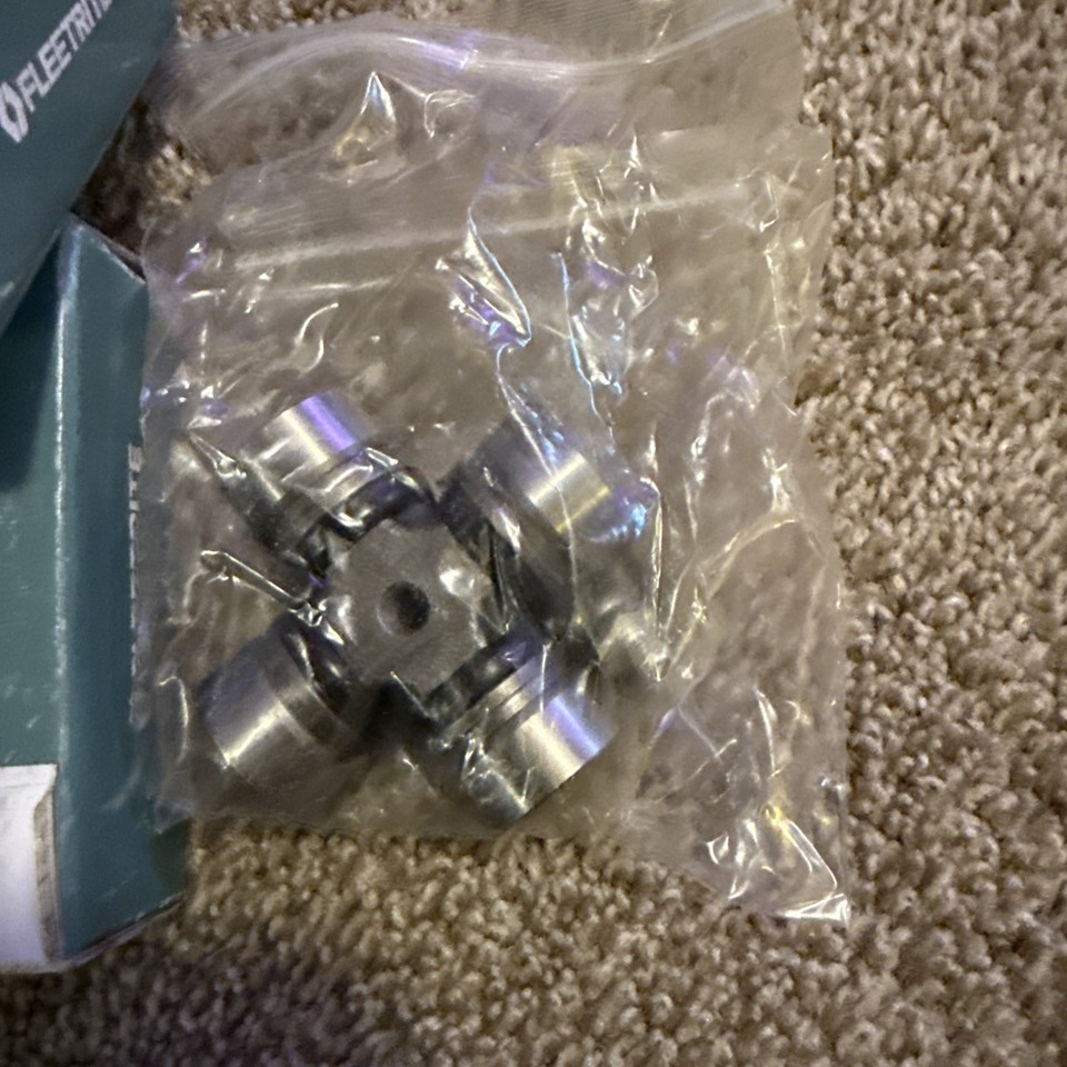 2 Pack - OEM Fleetrite Navastar Drive Shaft U-Joint FLT103Q | eBay