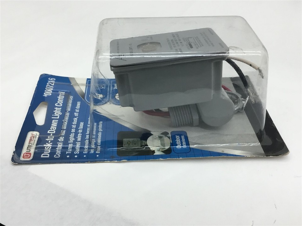 Utilitech 0007216 Dusk to Dawn light Control | eBay