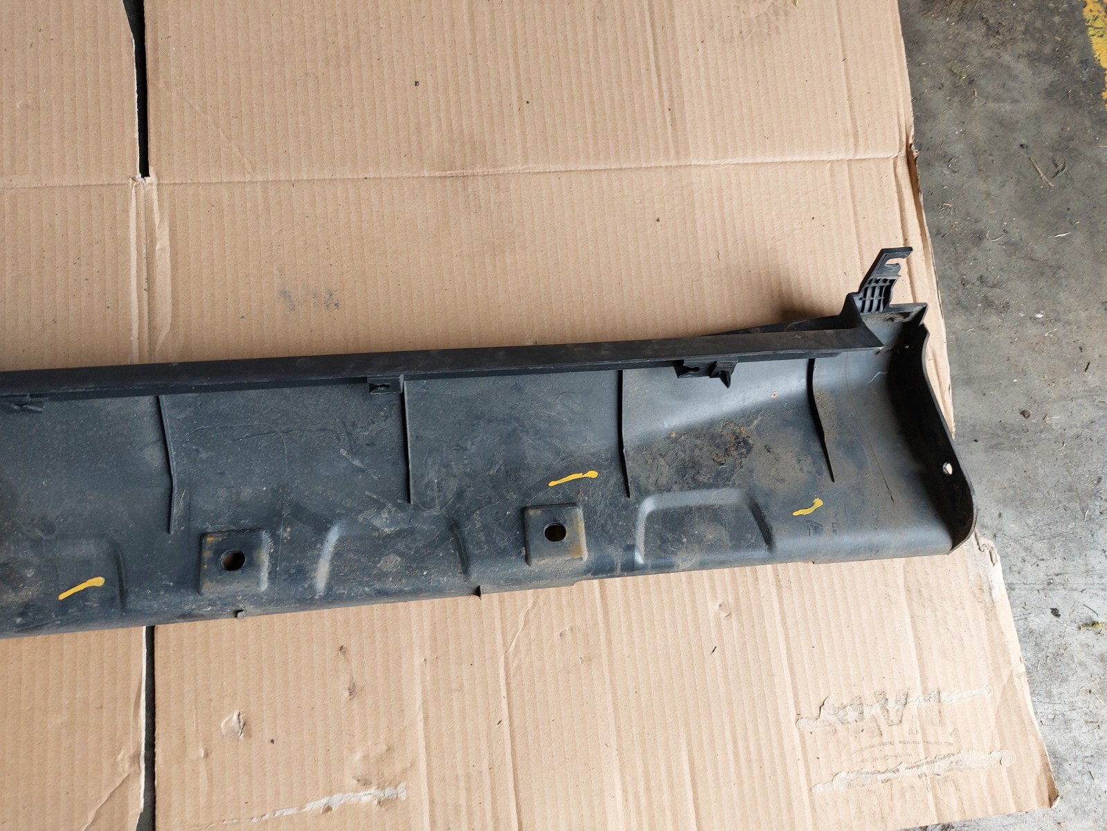 MG ZS 2019 LEFT N/S PASSENGER SIDE SKIRT IN BLACK 10252399 (2) for sale ...