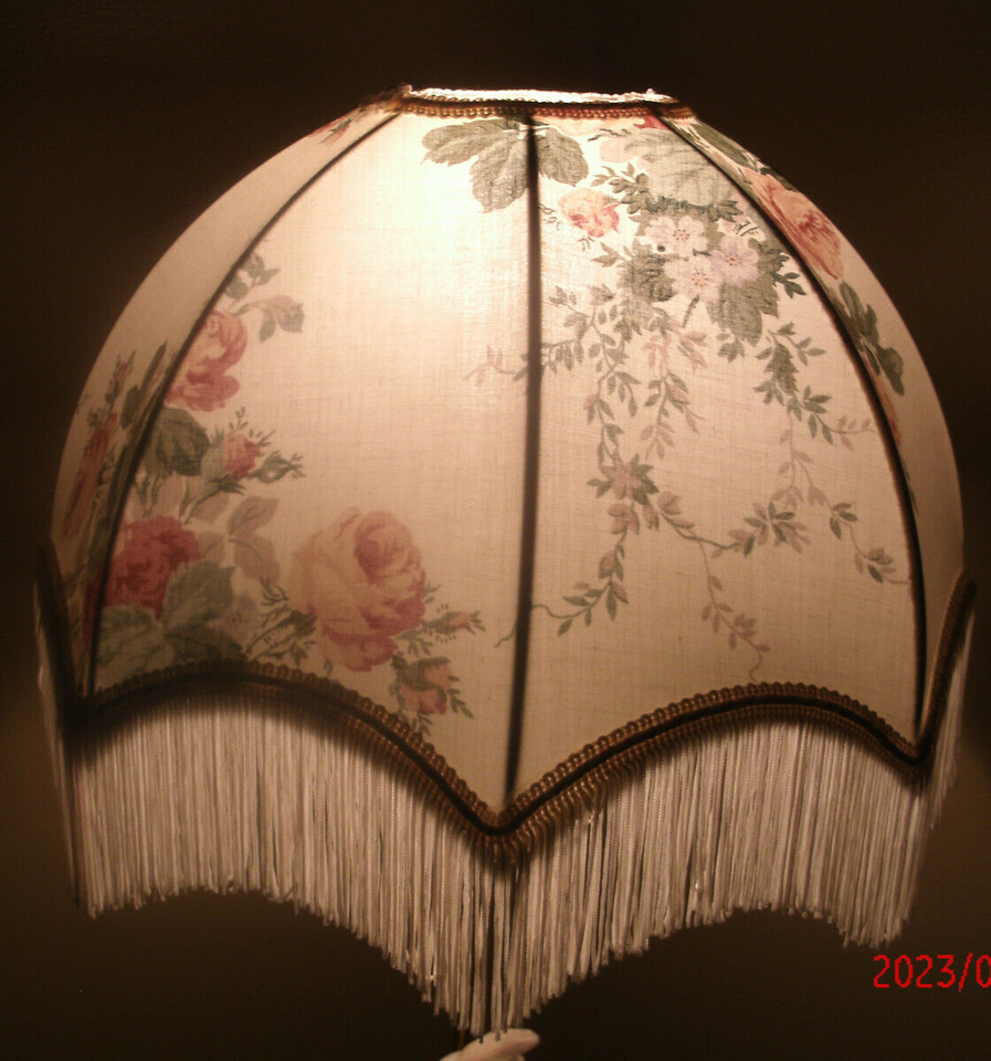 LARGE OK COLLECTION LADY WITH DOG LAMP (672/672A) | eBay