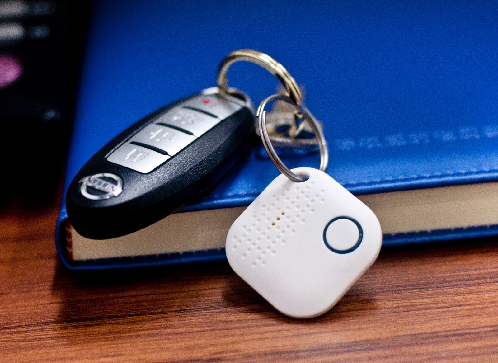 itrackeasy Bluetooth Key Tracker with motion Detection | eBay