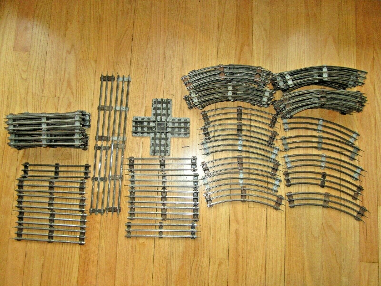 23F/LARGE AMOUNT OF VINTAGE METAL TRAIN TRACKS/BARN FIND! | eBay