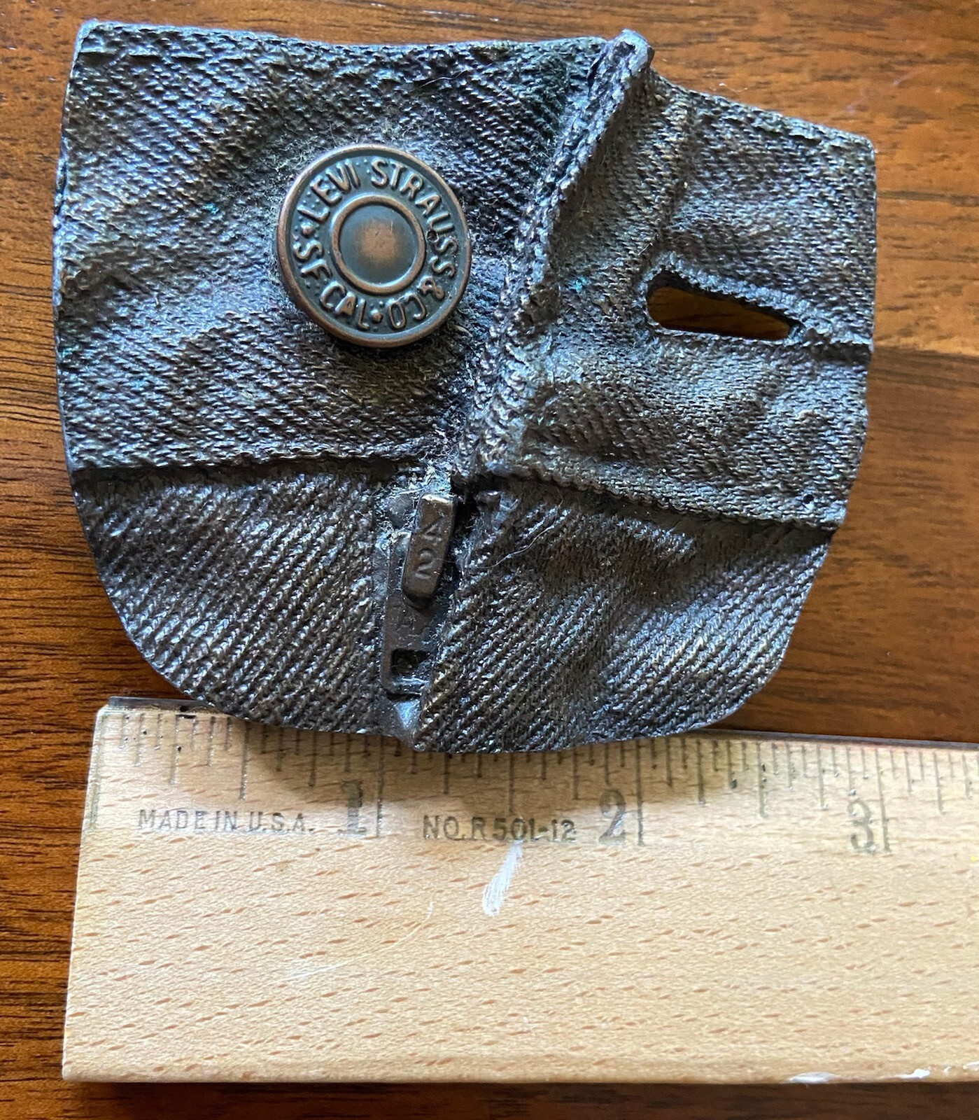 UNBUTTONED LEVI'S PANTS ILLUSION VINTAGE BELT BUCKLE … - Gem