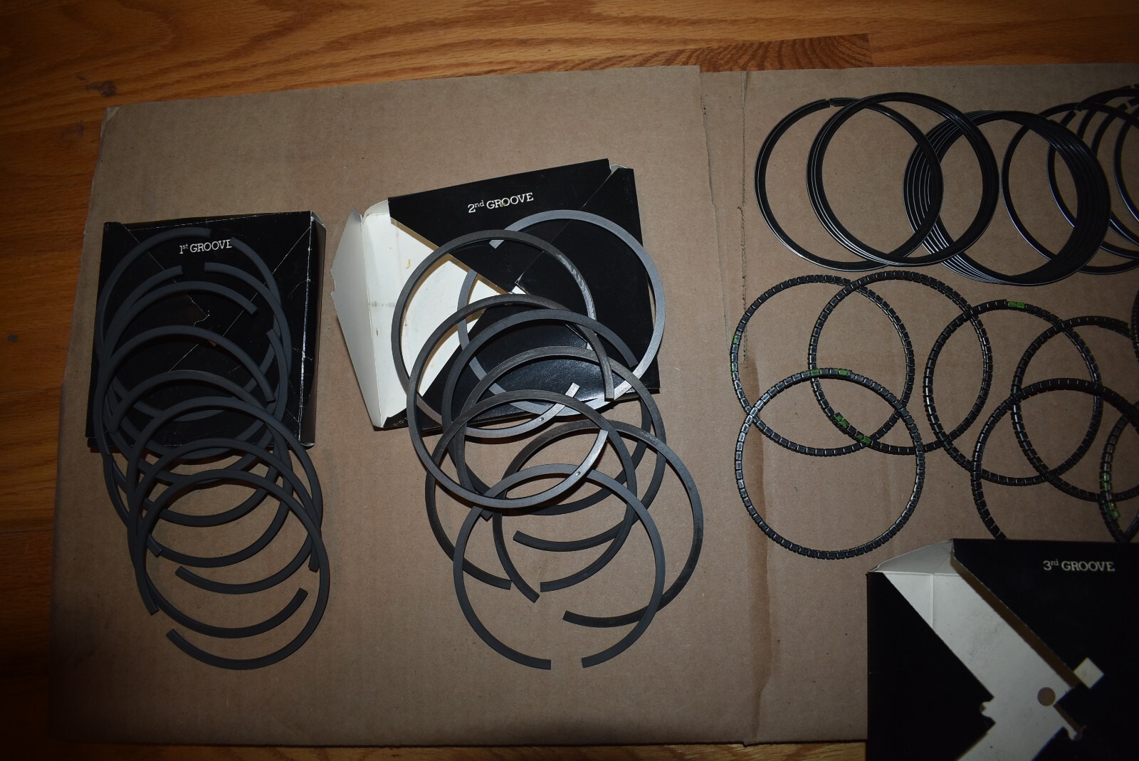 Badger P557-030 Aluminum Pistons (8) NOS & Perfect Circle Ring Set 210 ...