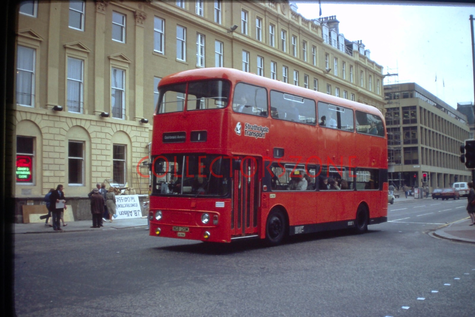 35mm slide 1985 Strathclyde Transport Bus Glasgow Queen St With ...