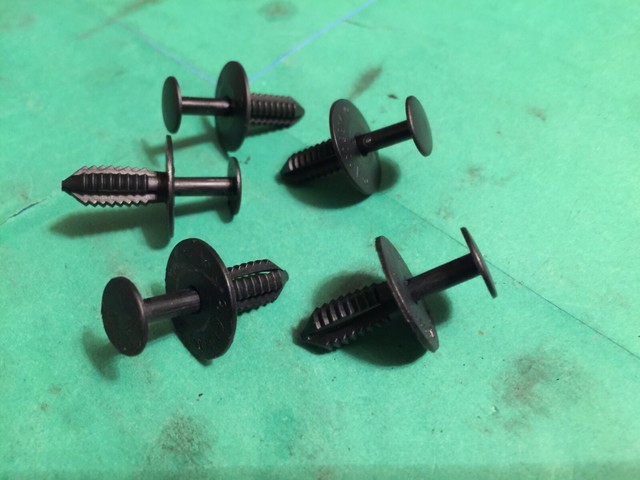 2013-20 Mercedes Fender Liner Rivet 0009914140 OEM 5PC | eBay