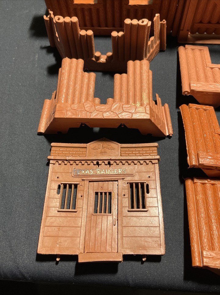 Vintage MPC Fess Parker Daniel Boone Fort Boone Playset Frontier Attack ...