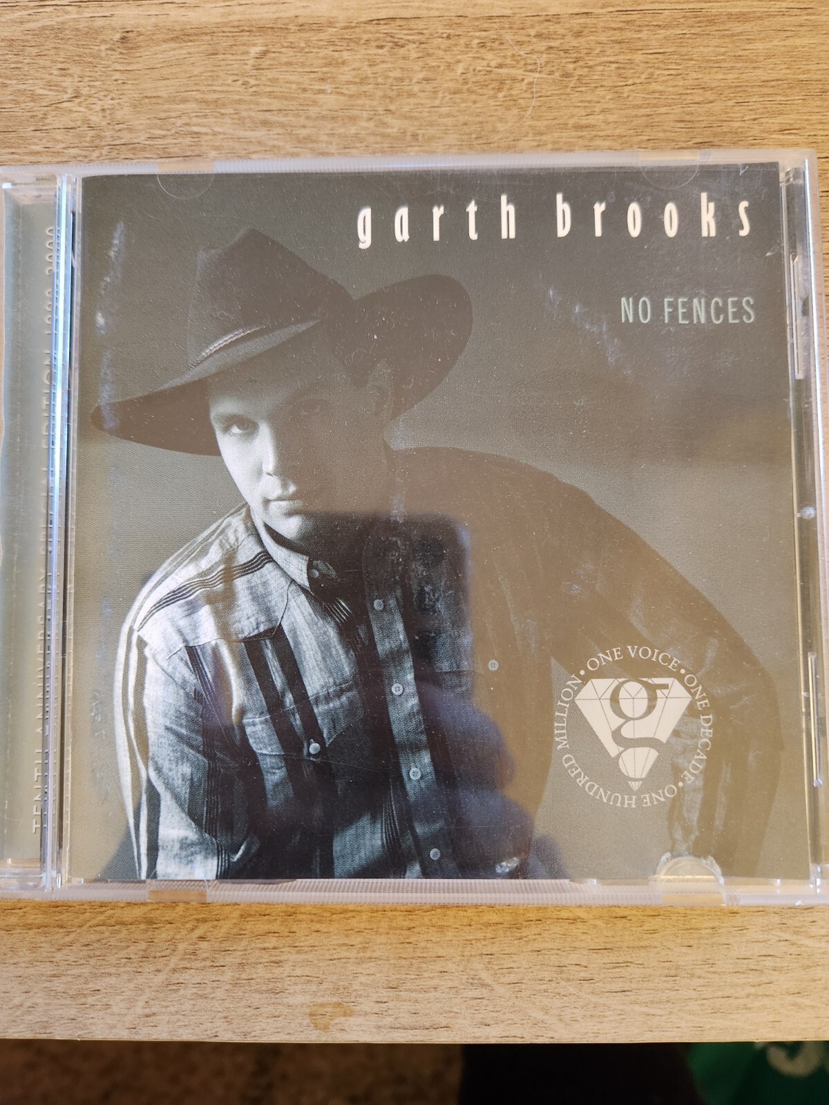 No Fences [Bonus Track] by Garth Brooks (CD, Nov-2000, Capitol ...