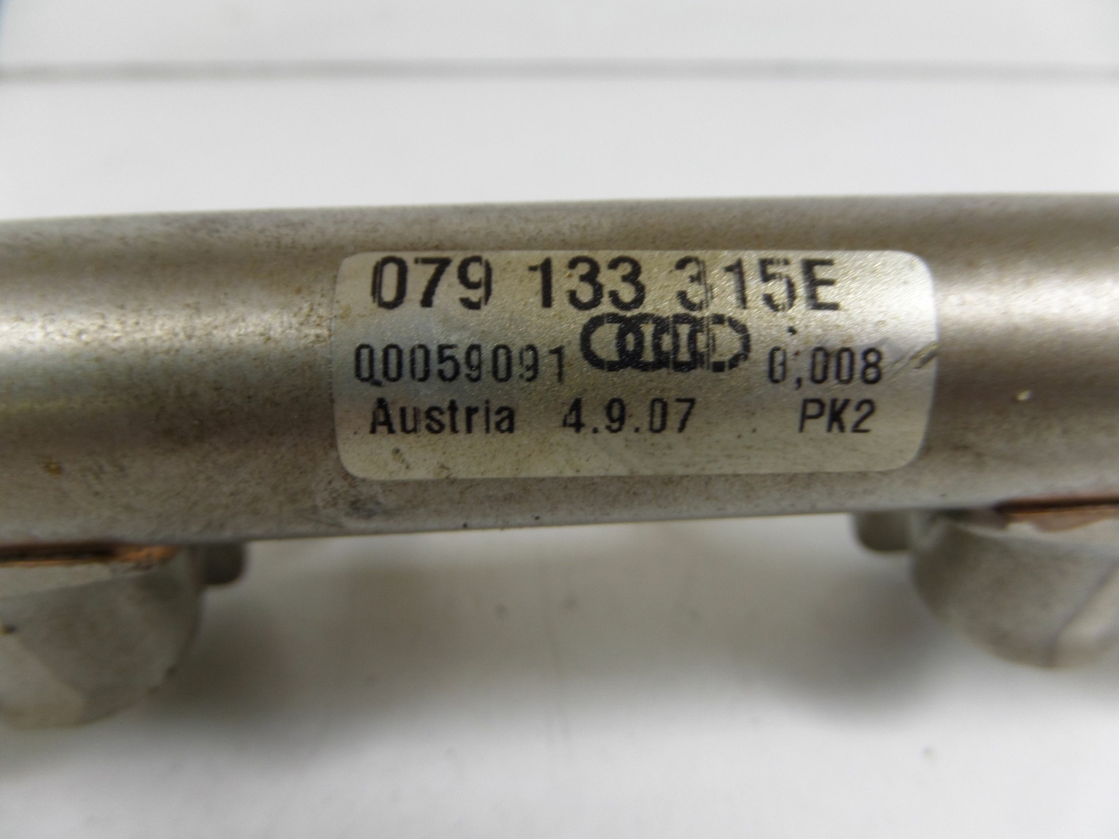 Audi A8 Left Fuel Rail D3 4E 03-10 OEM 079 133 315 E | eBay