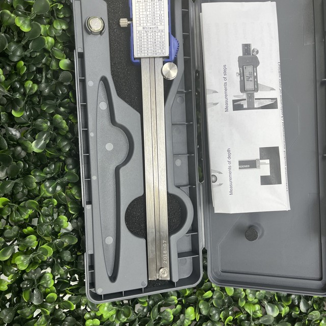 NEIKO 20141211 Stainless Hardened 0 -150mm 6" Digital Caliper w/ Case ...