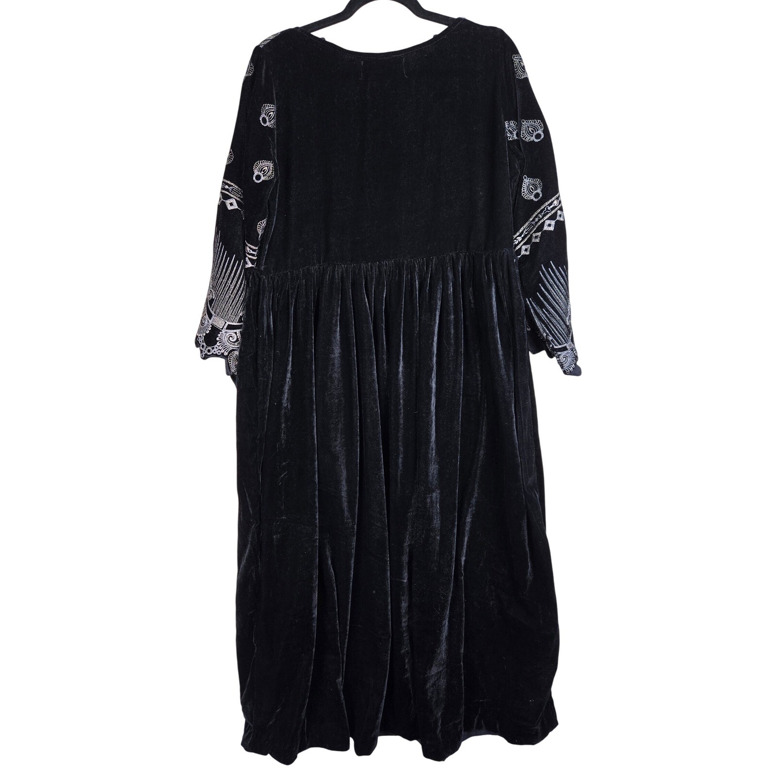 Chilgozay Womens Beauty Tilla Embroidered Velvet Maxi Dress Medium ...