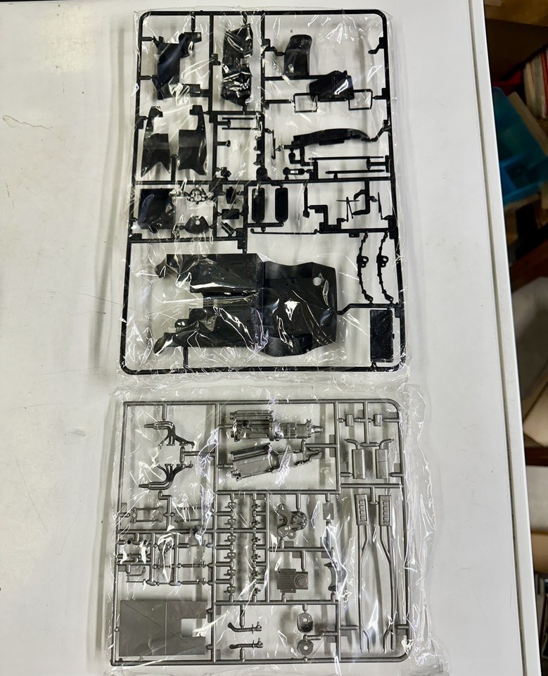 UNBUILT "METAL" 1:24 PROTAR model car kit FERRARI 250 GTO sports car ...