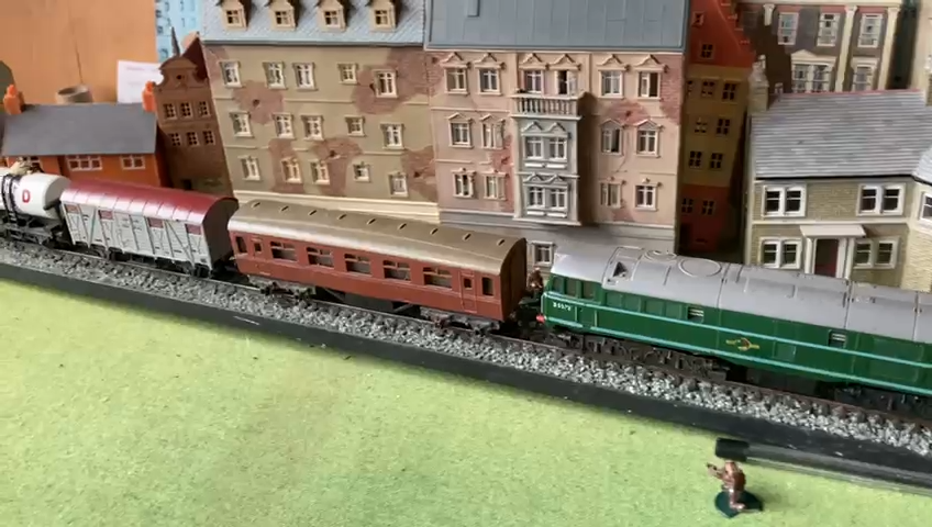 Hornby Cl 31 branch line train consist w/ short coach, wagon, tanker ...