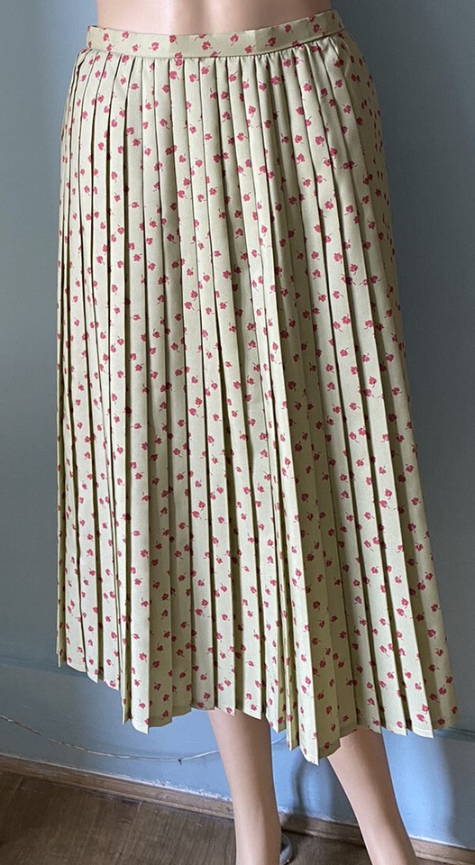 Vintage Dereta Ladies Two Piece Suit Pleat Skirt Small U.K.Size 12 ...