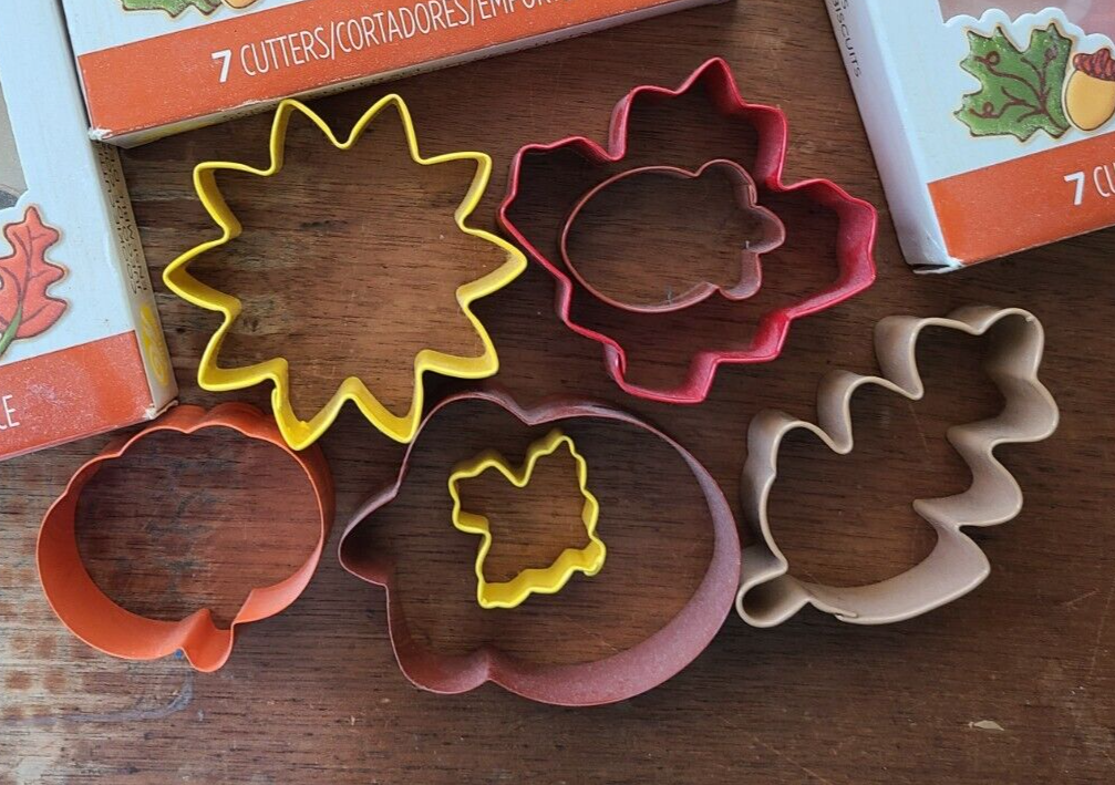 Wilton Cookie Cutter Cutters Metal Set 7 Fall Autumn Leaves Acorn ...