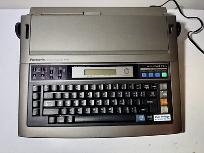 VINTAGE Panasonic KX-R550 Electronic Typewriter w/Display Powers On But ...