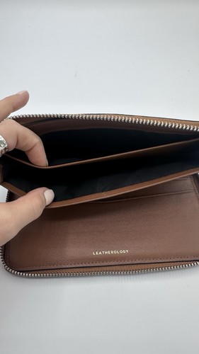 Leatherology Windsor Flat Zip Wallet | eBay