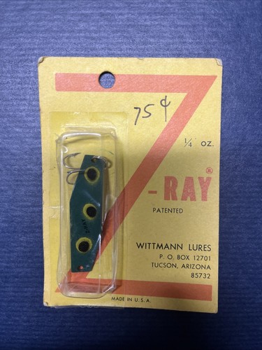 Vintage Z-RAY Spoon Fishing Lure in Frog scale Nice! 2” Lure on Orig ...