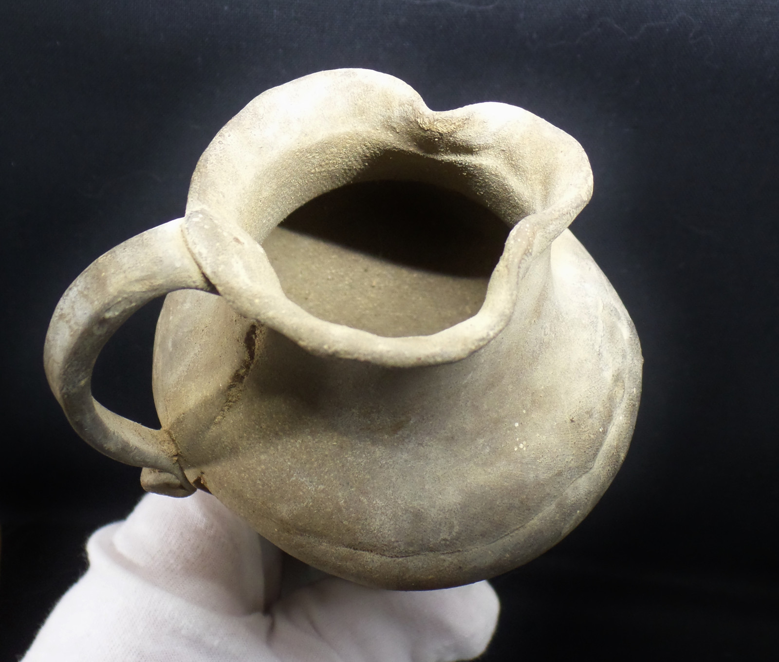 RARE Japanese Amphora Ewer from Neolithic Jōmon (縄文) period! c. 5000 ...